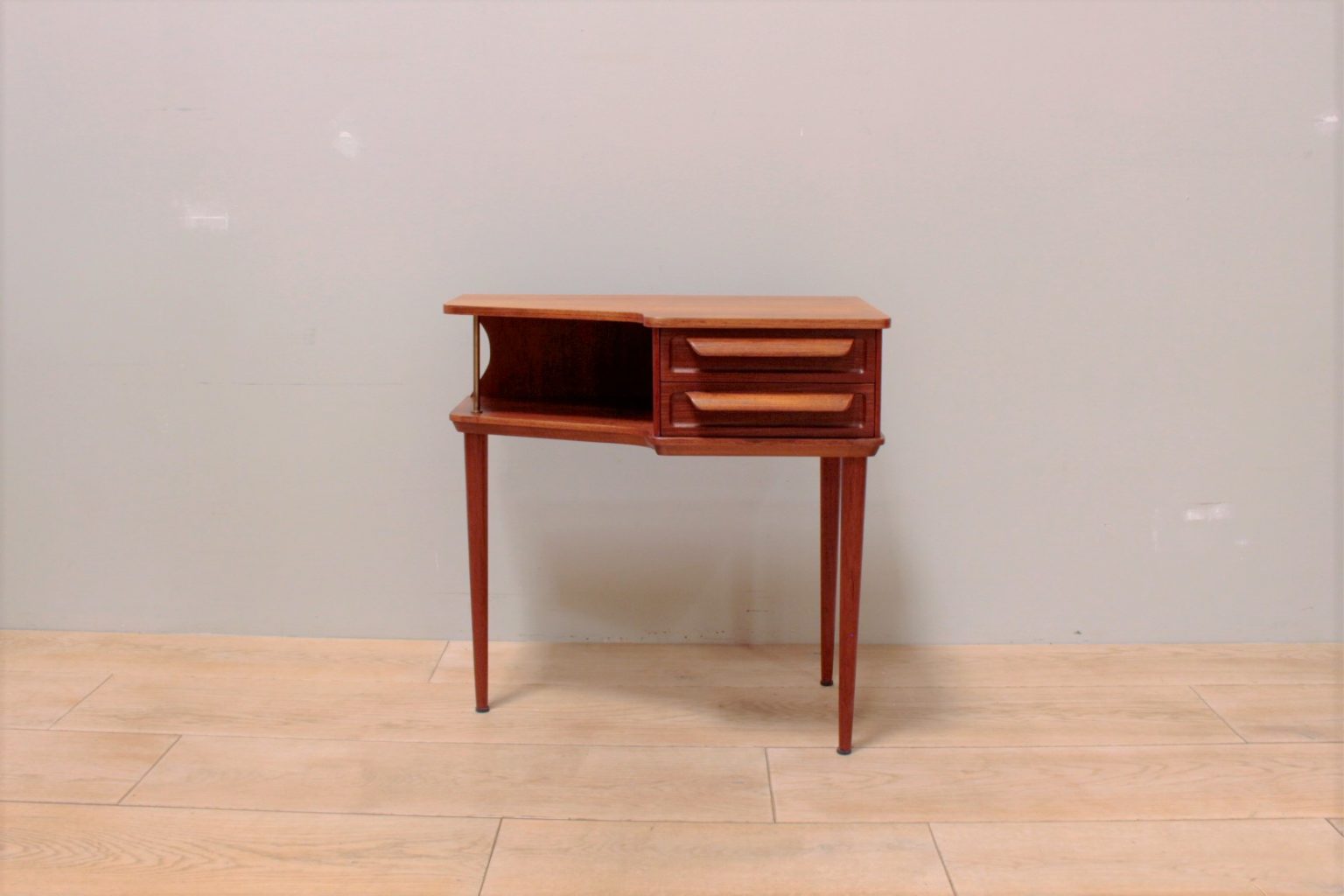 FURNITURE & RUG｜SLOW HOUSE（スローハウス）